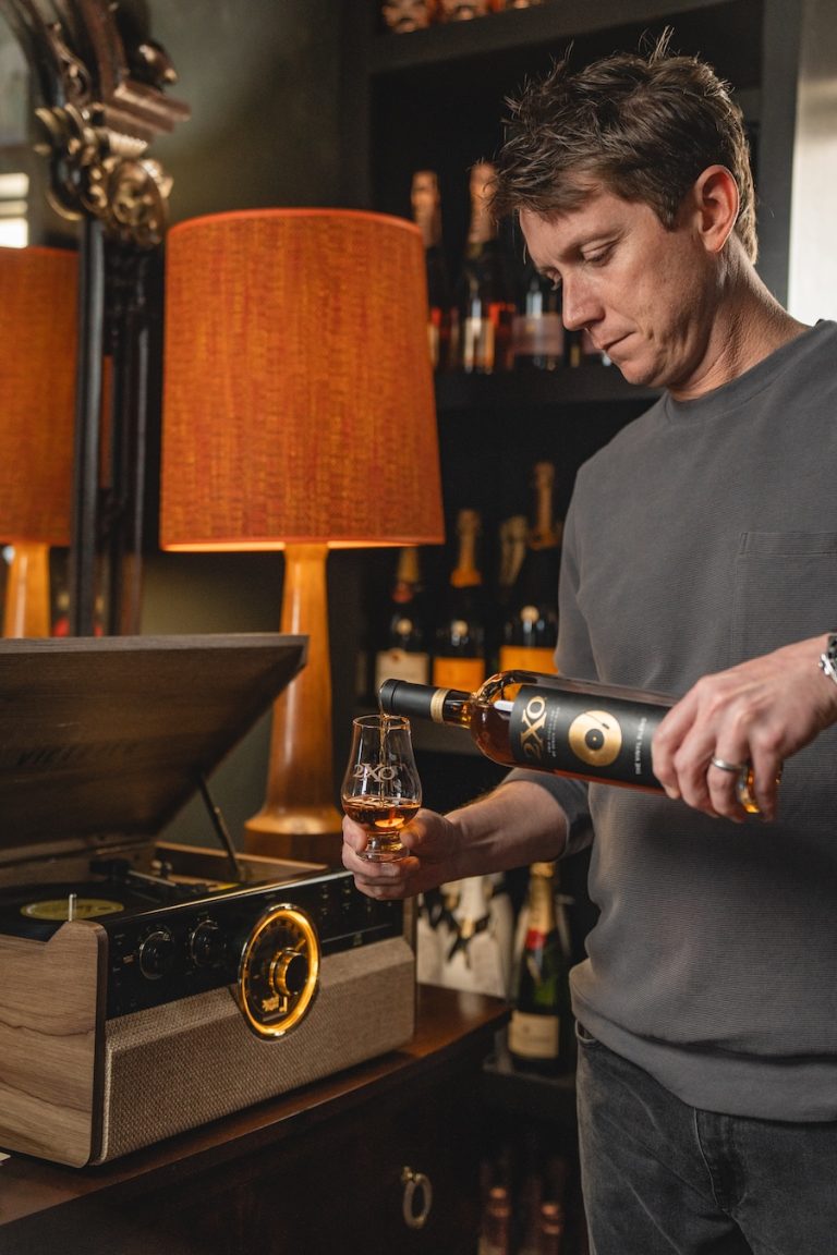 2XO Kentucky Straight Bourbon Whiskey Releases The Vinyl Blend ...